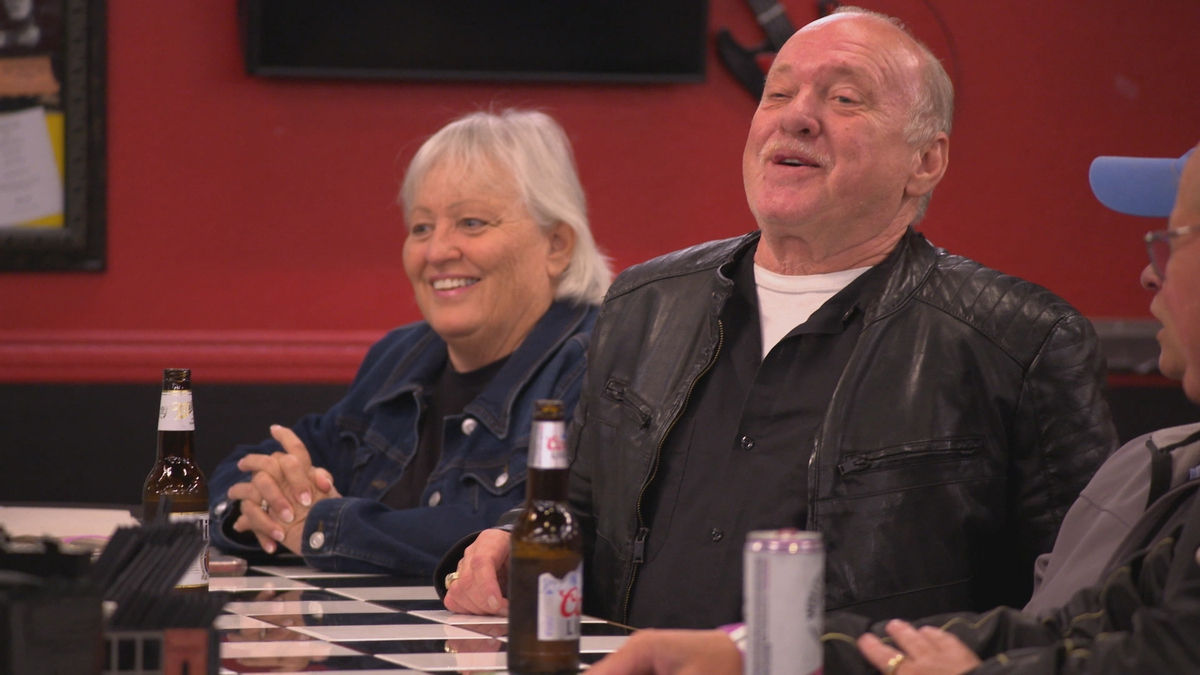 Watch Bar Rescue Season 8 Episode 25: Bar Rescue - Outta Touch, Outta ...