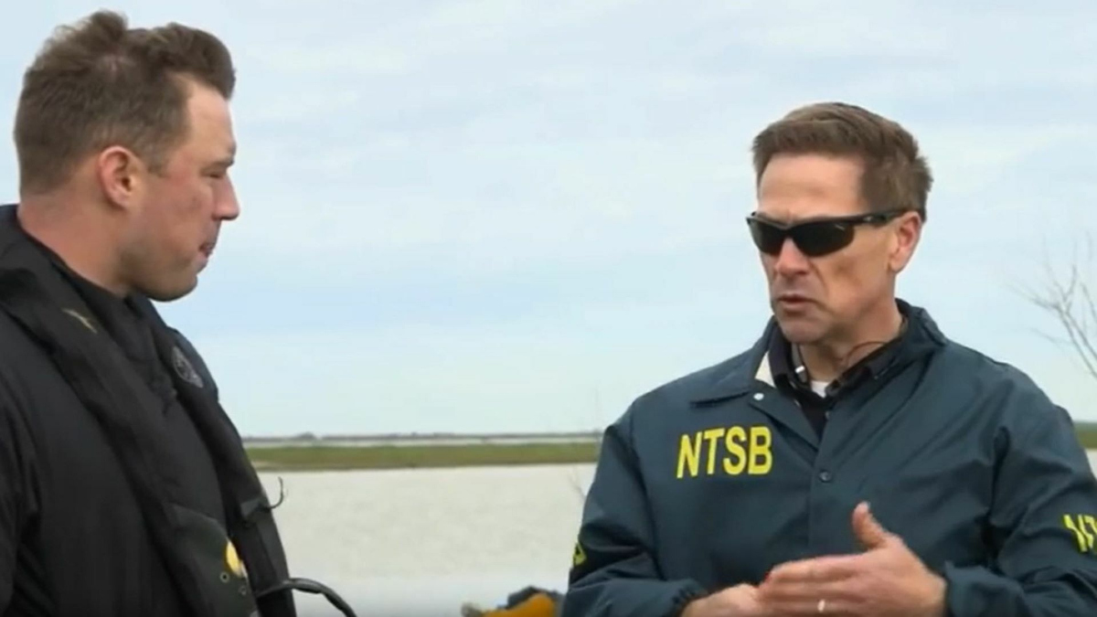 Watch Air Disasters Season 19 Episode 9: Air Disasters - Delivery to ...