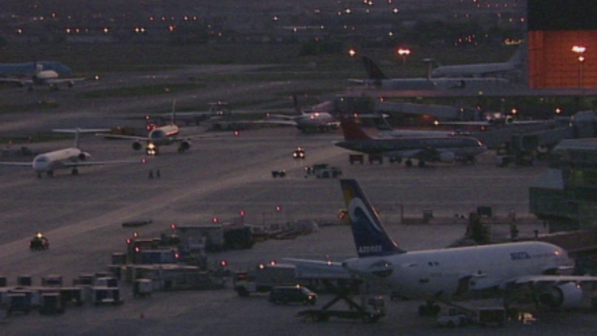 Watch Air Disasters Season 18 Episode 12: Air Disasters - Flying on ...