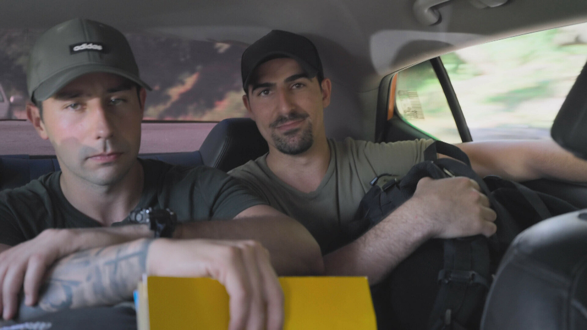 Watch The Amazing Race Season 36 Episode 10: The Longest Minute of Your ...