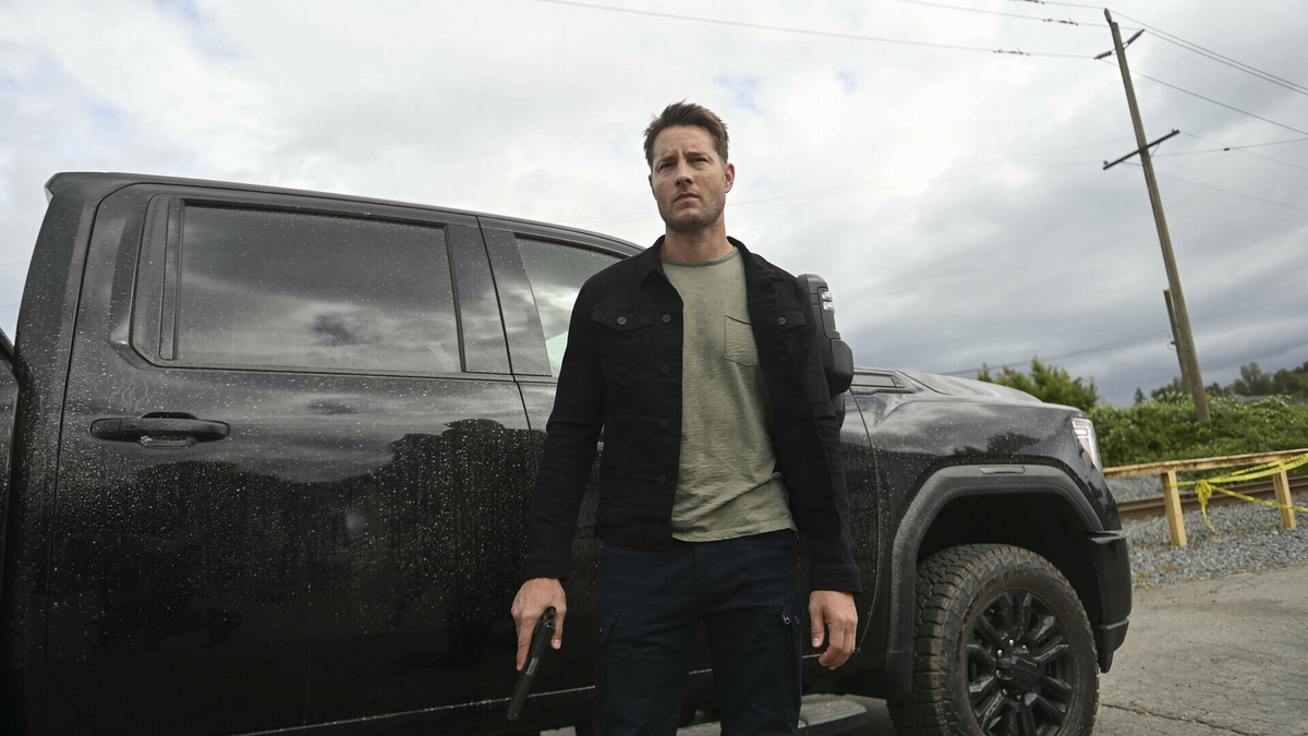 Watch Tracker Season 2 Episode 1: Out of the Past - Full show on CBS