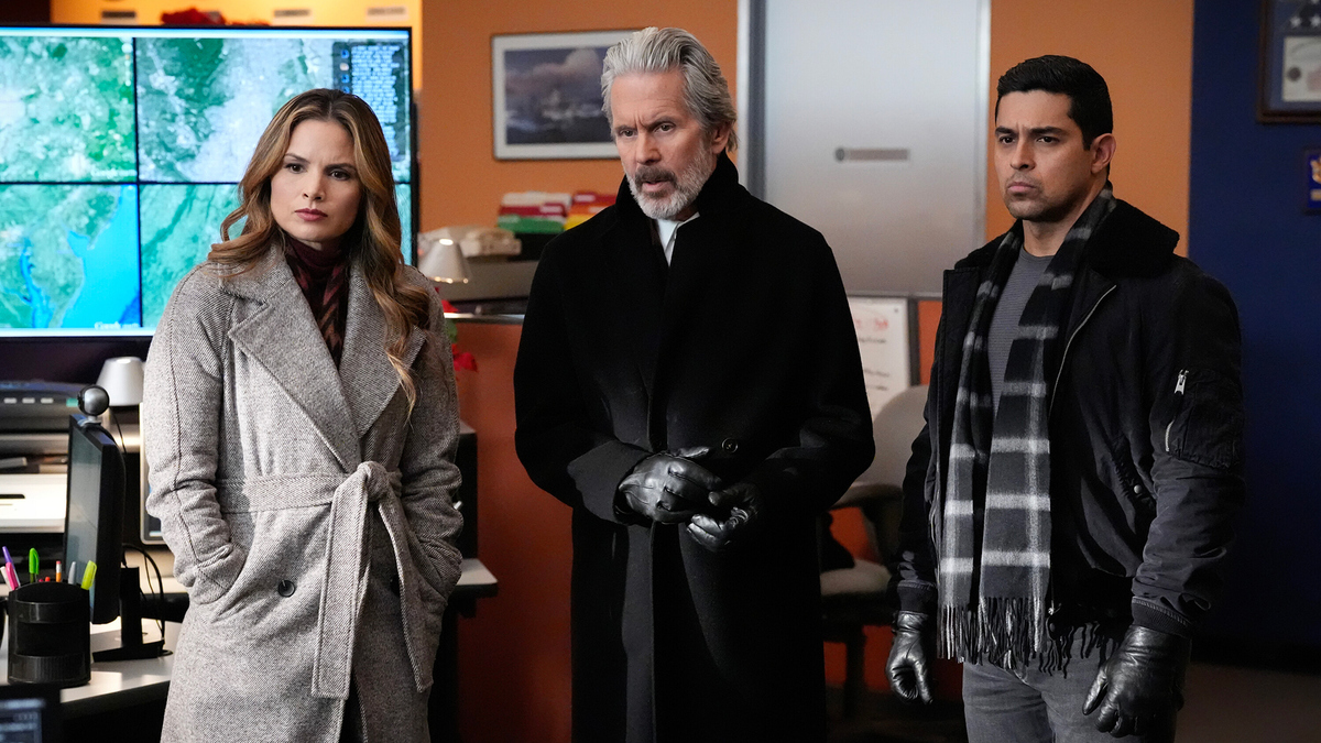 Watch NCIS Season 22 Episode 9: Humbug - Full show on CBS