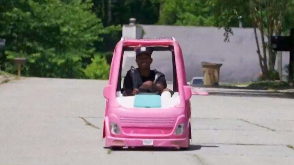 Watch CBS Evening News: Gas prices drive man to create "mini car ...