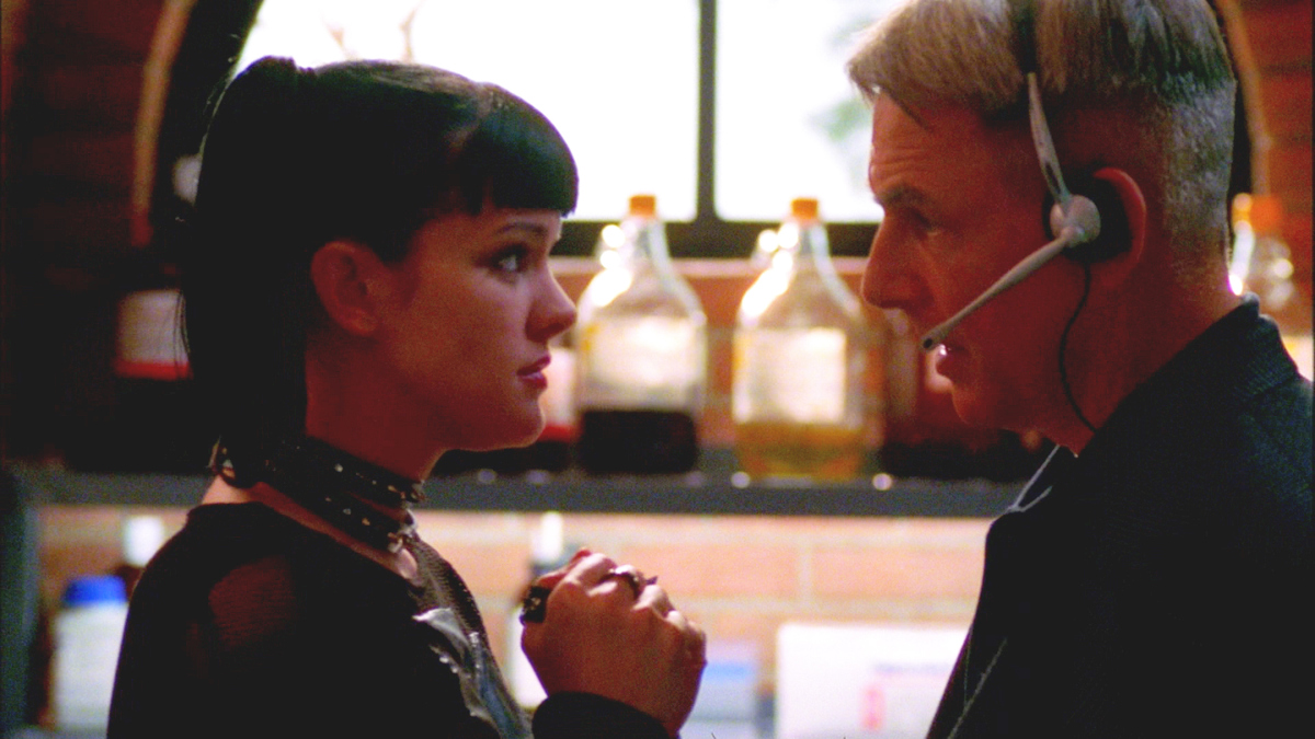 Watch NCIS Season 1 Episode 16: Bete Noir - Full show on CBS