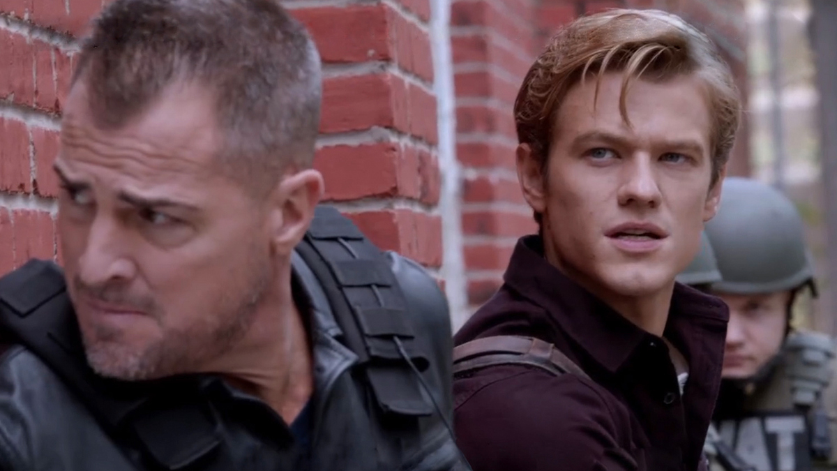 Watch MacGyver Season 2 Episode 9: MacGyver - CD-ROM + Hoagie Foil ...