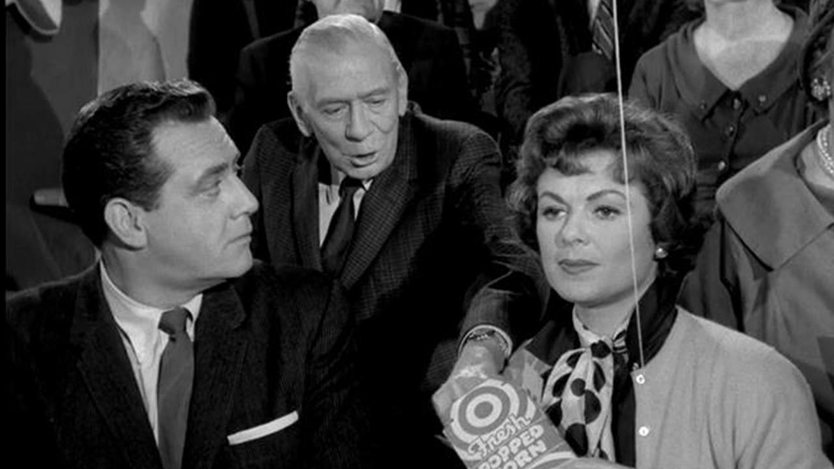 Watch Perry Mason Season 4 Episode 7: Perry Mason - The Case of the ...