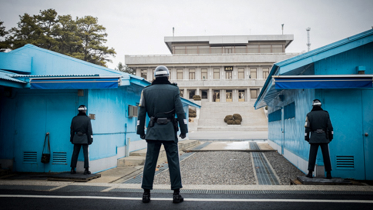 Watch 60 Minutes Overtime: 60 Minutes' odd journey to DMZ - Full show ...