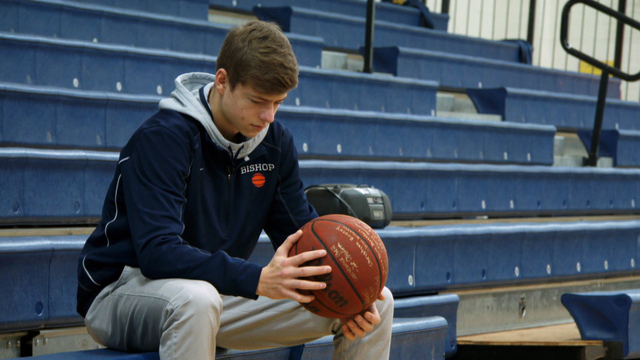 Watch : Steve Hartman meets a basketball team whose junior guard ...