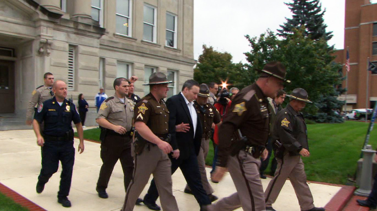 Watch 48 Hours Season 26 Episode 62: Walking Free - Full show on CBS