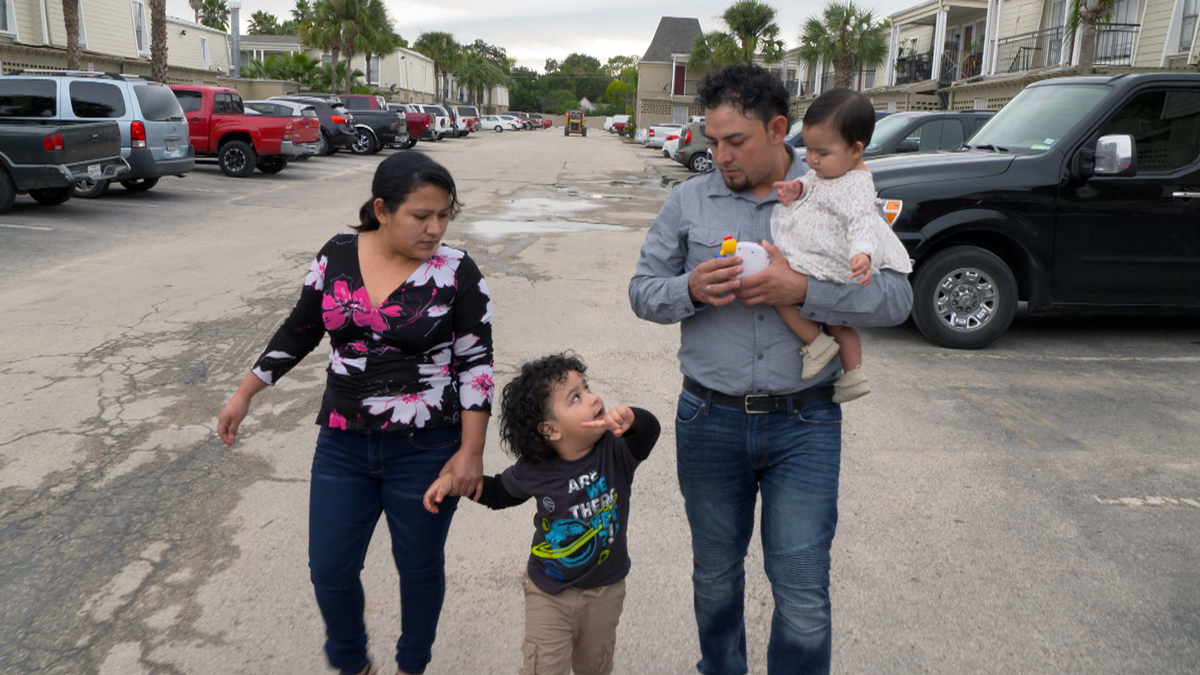Watch 60 Minutes: The chaos behind family separation at the border ...