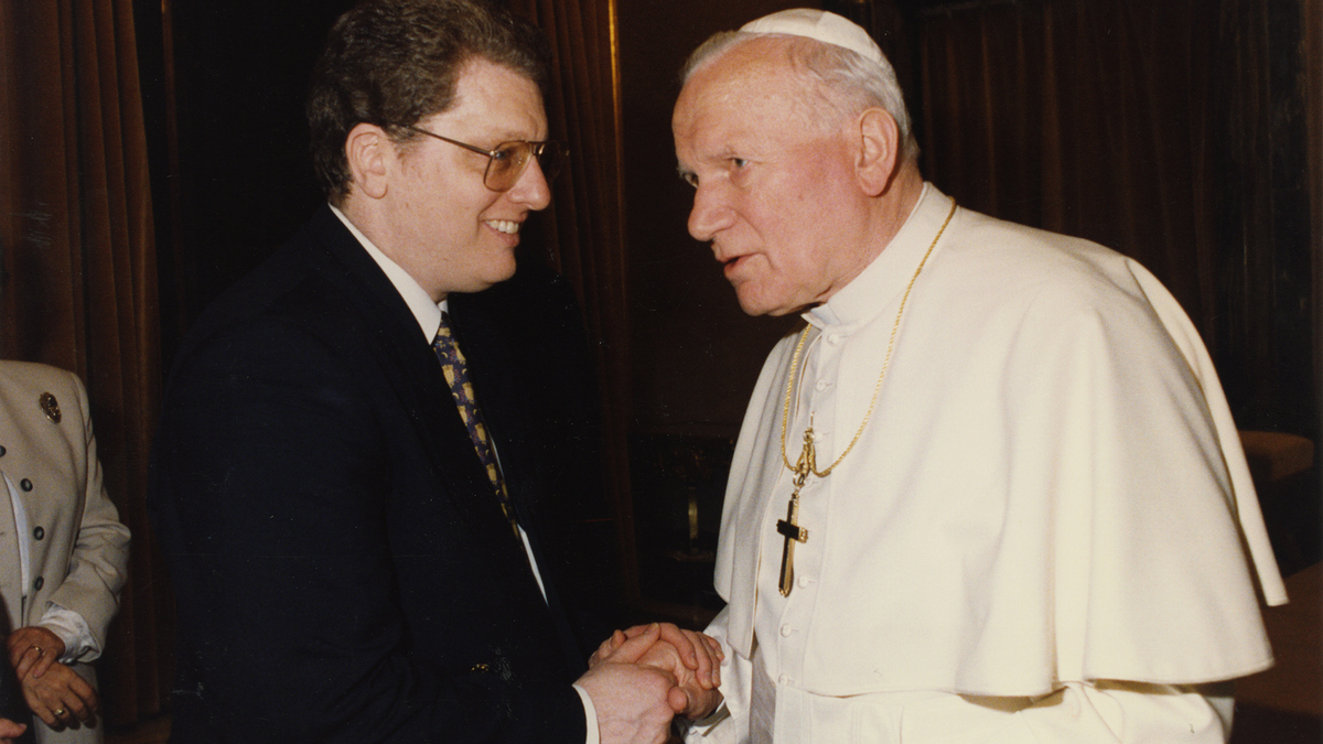 Watch 60 Minutes Overtime: The Pope and his Jewish Maestro - Full show ...