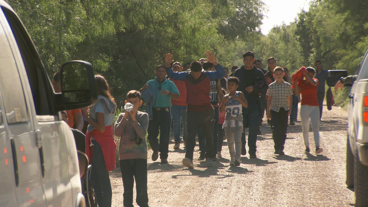 Watch 60 Minutes: The situation at the southern border - Full show on CBS