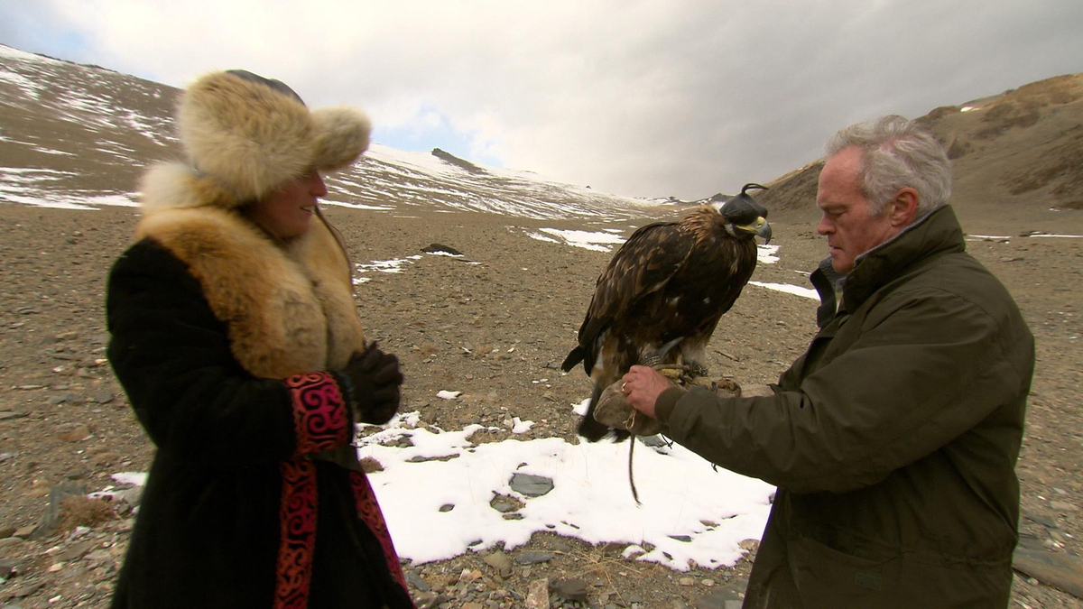 Watch 60 Minutes: Hunting with eagles in Mongolia - Full show on CBS