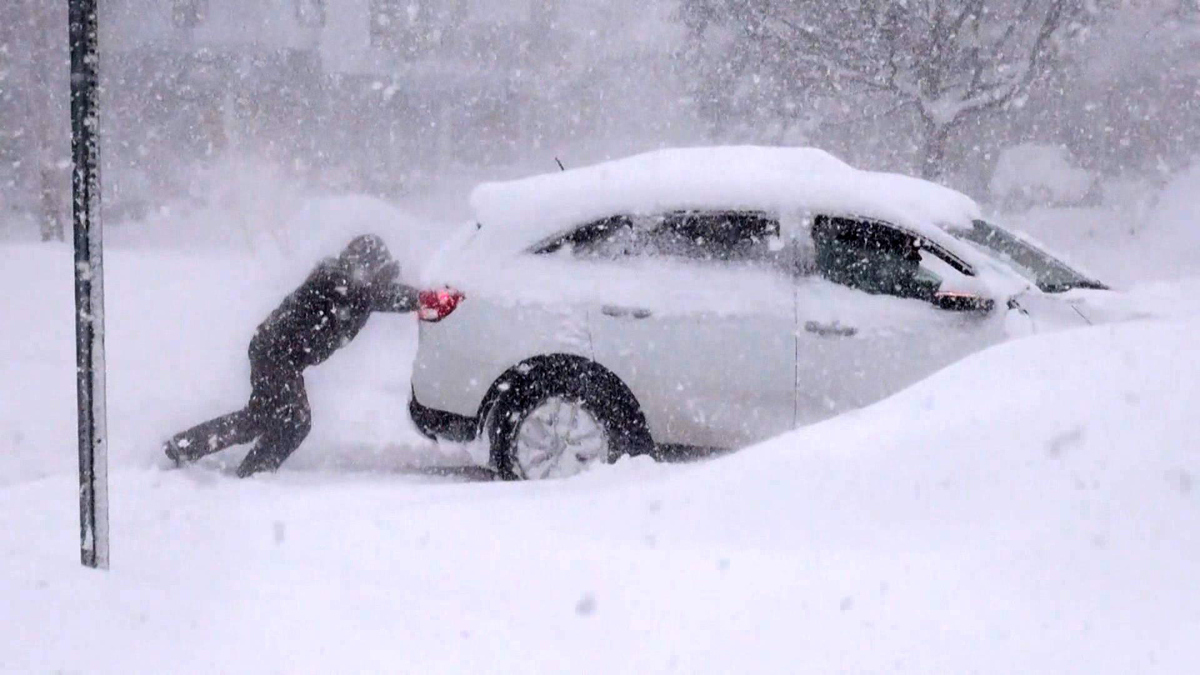 Watch CBS Evening News: Intense snowstorm strikes upstate N.Y. - Full ...