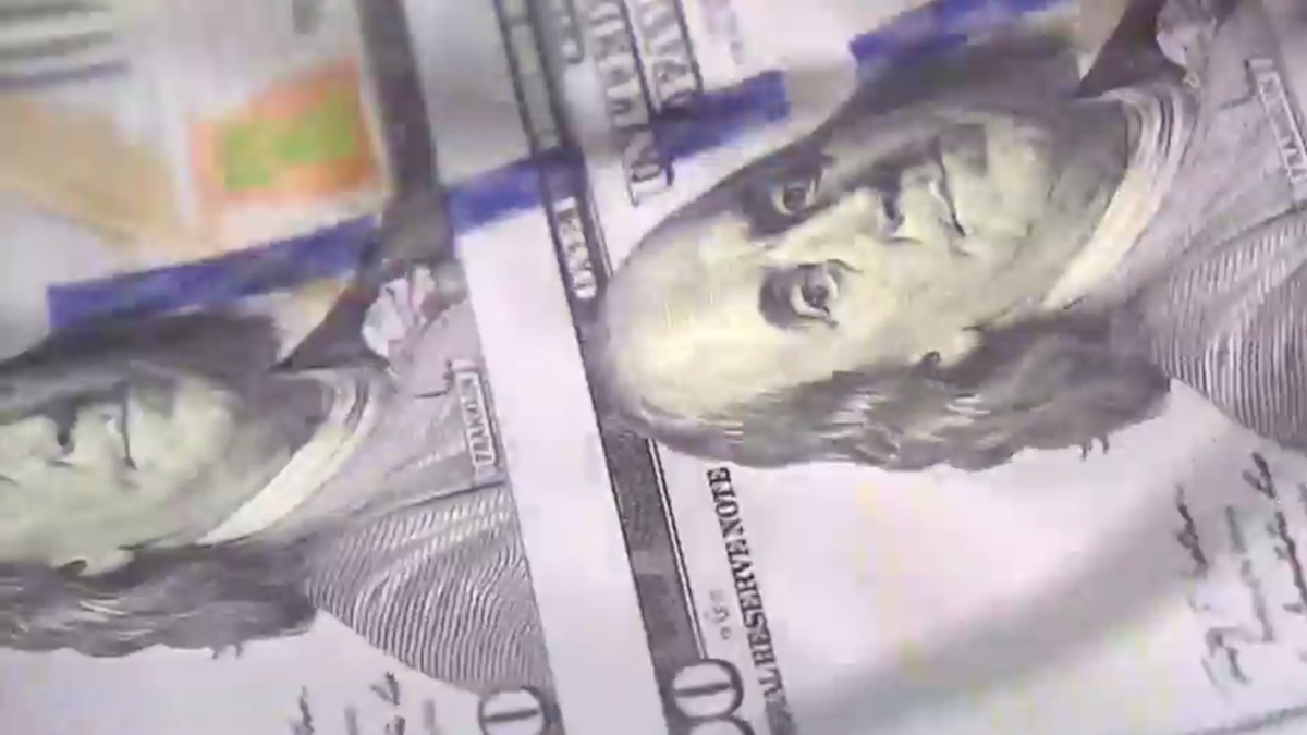 Watch CBS Evening News: Debate over new coronavirus stimulus plan ...