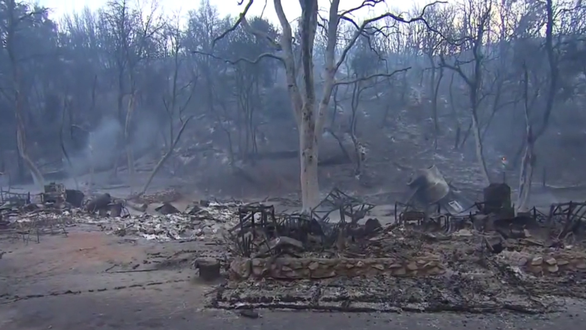 Watch CBS Evening News: Extreme wildfire rips through California - Full ...