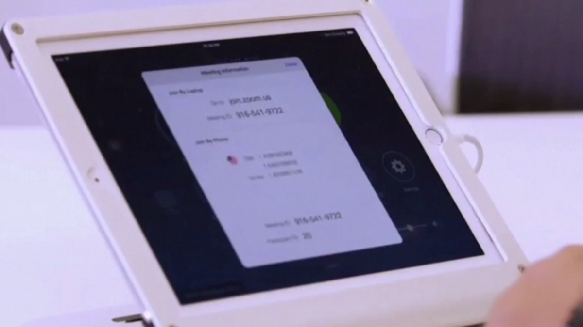Watch CBS Evening News: Zoom hit by widespread outages - Full show on CBS