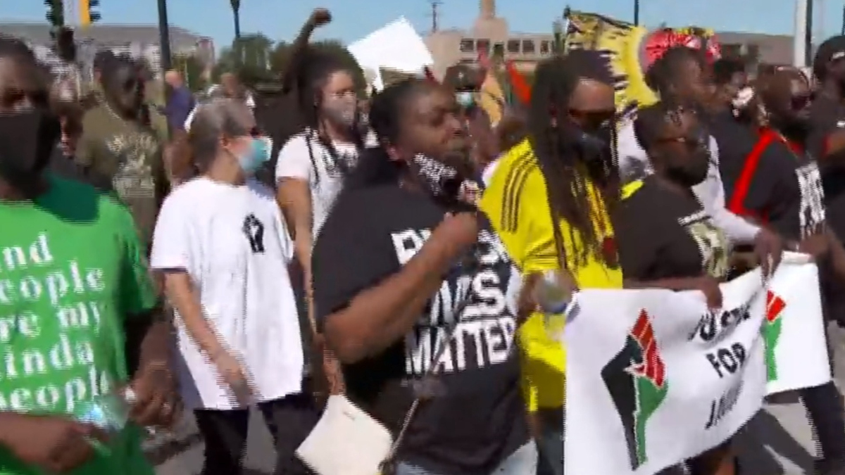 Watch CBS Evening News: Protests continue in Kenosha - Full show on CBS