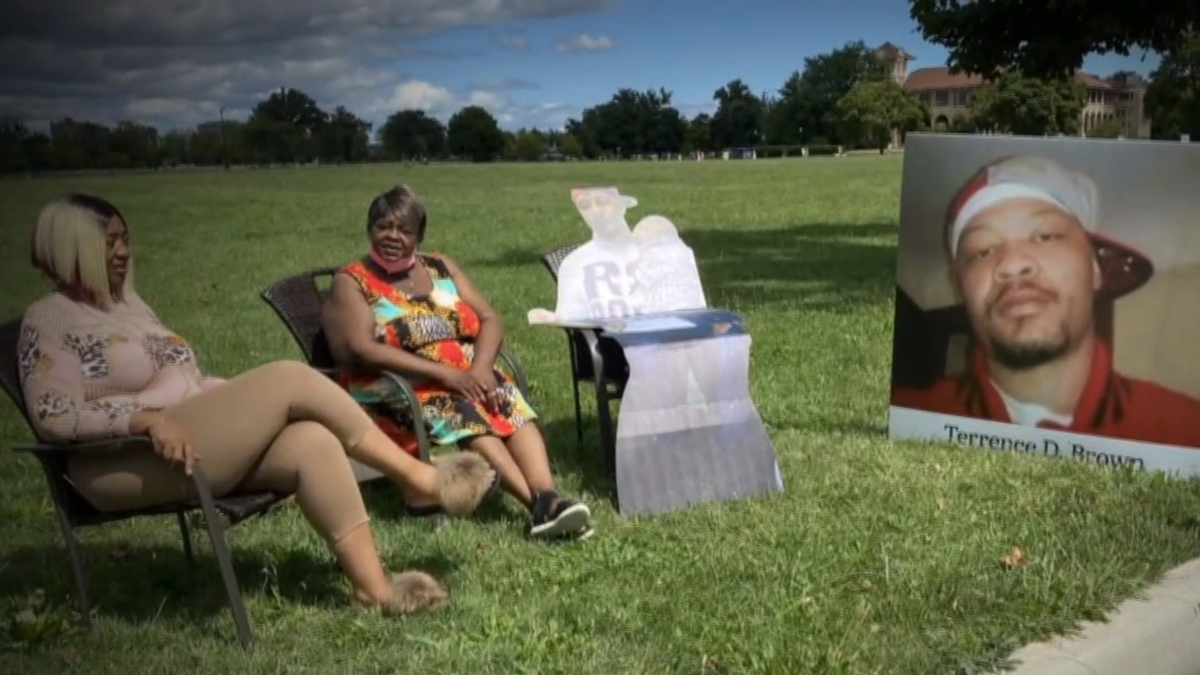 Watch CBS Evening News: Michigan pays tribute to COVID-19 victims ...