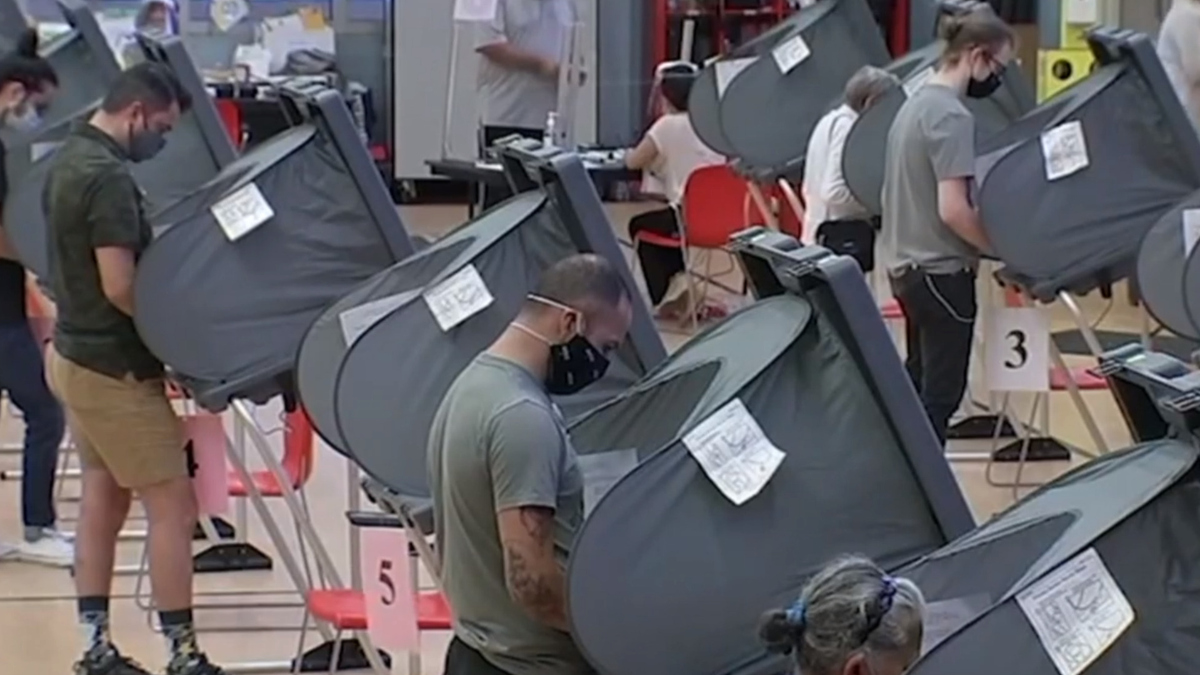 Watch CBS Evening News: Texas Democrats flee state to block GOP voting ...