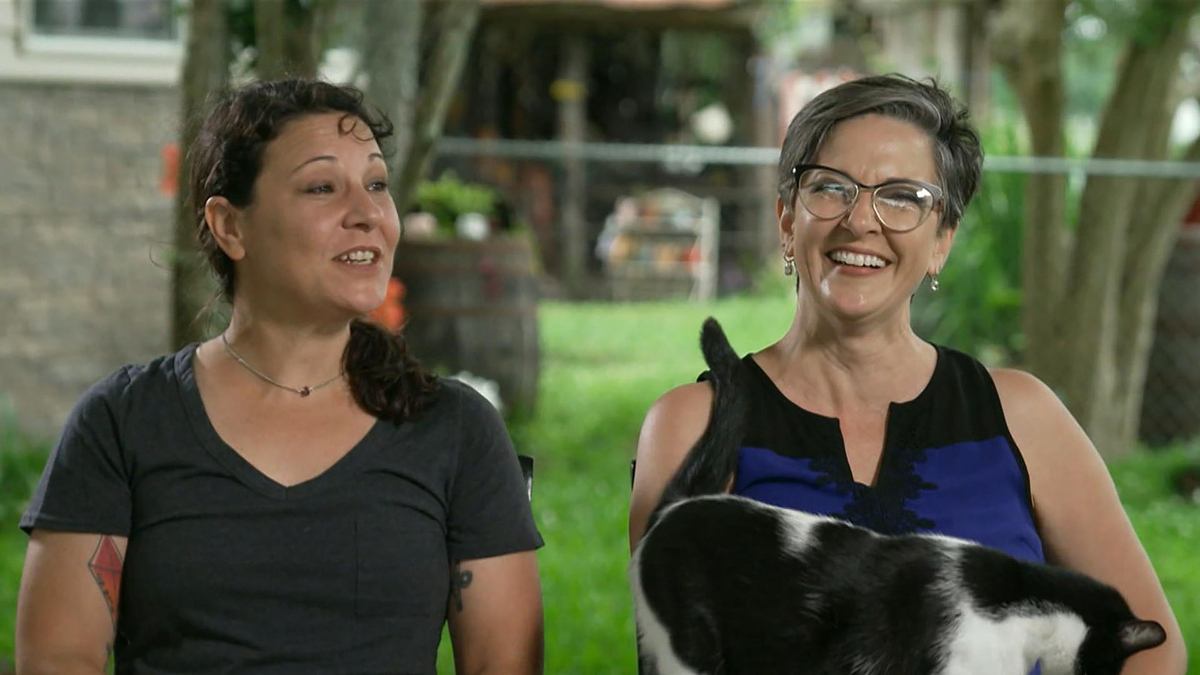 Watch CBS Evening News: Couple develops new method to recycle glass ...