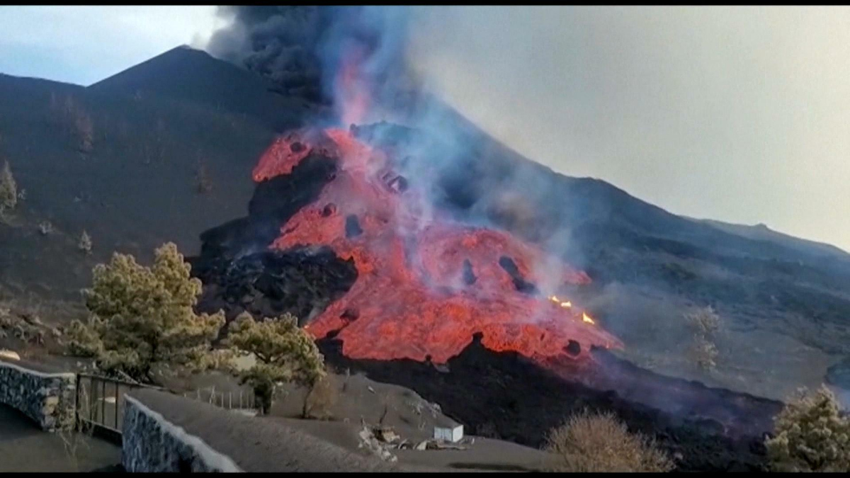 Watch CBS Mornings: Spanish volcano still spewing lava - Full show on CBS