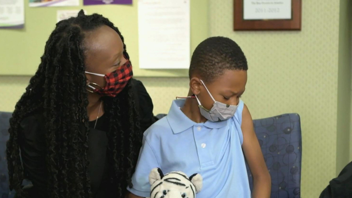 Watch CBS Mornings Families line up for kids COVID vaccines - Paramount+