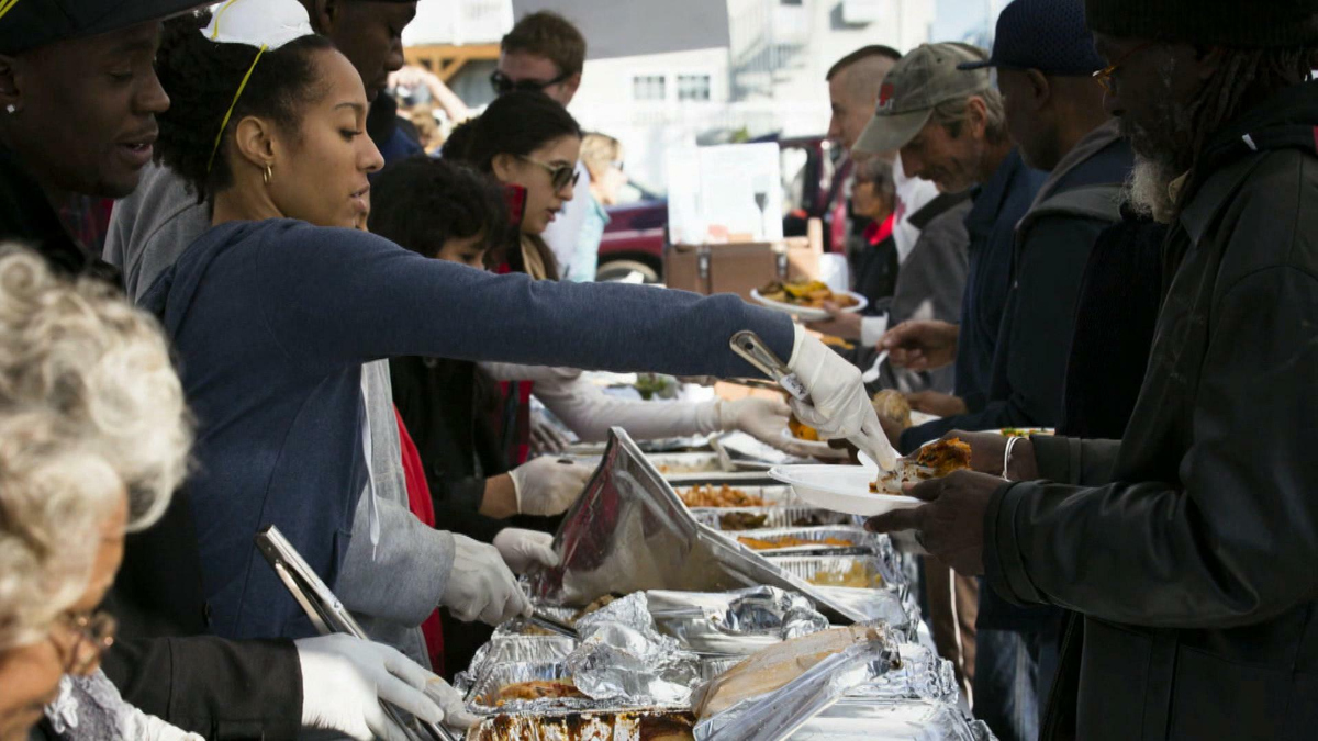 Watch CBS Mornings Lee Cowan reflects on Thanksgiving spirit - Paramount+