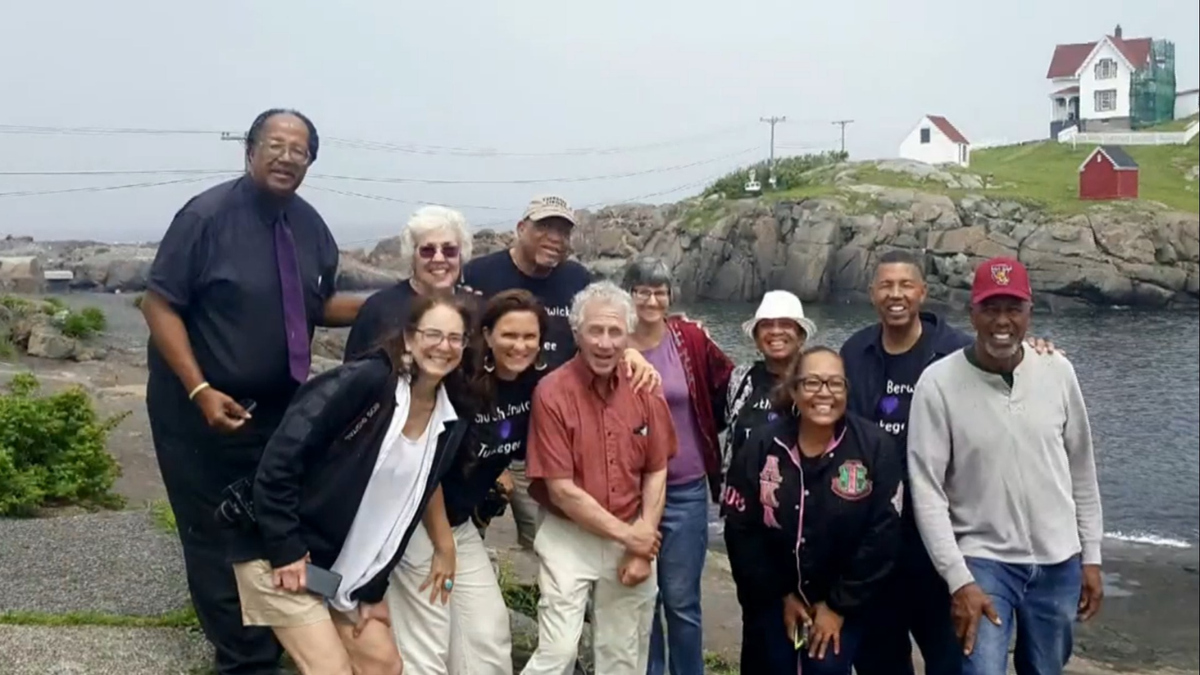 Watch CBS Evening News: Journalists with different backgrounds unite ...