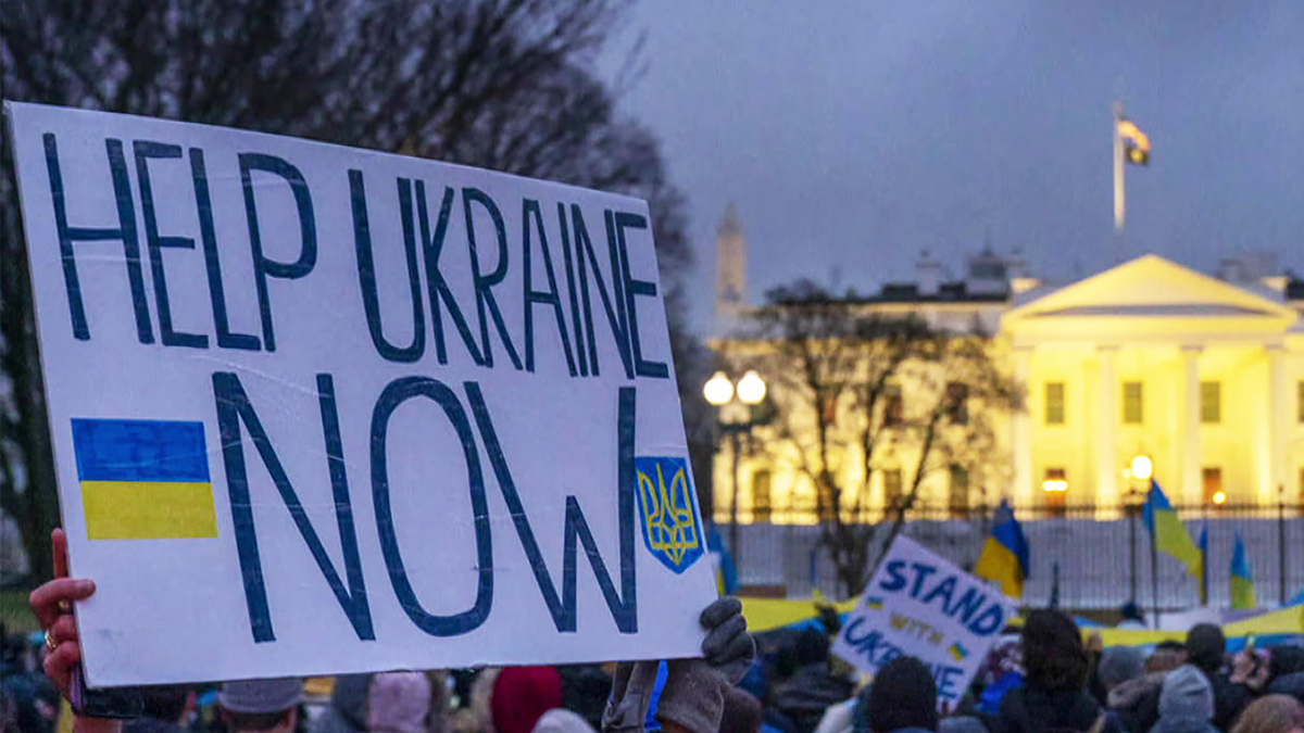 Watch CBS Mornings: Grassroot efforts to help Ukraine - Full show on CBS