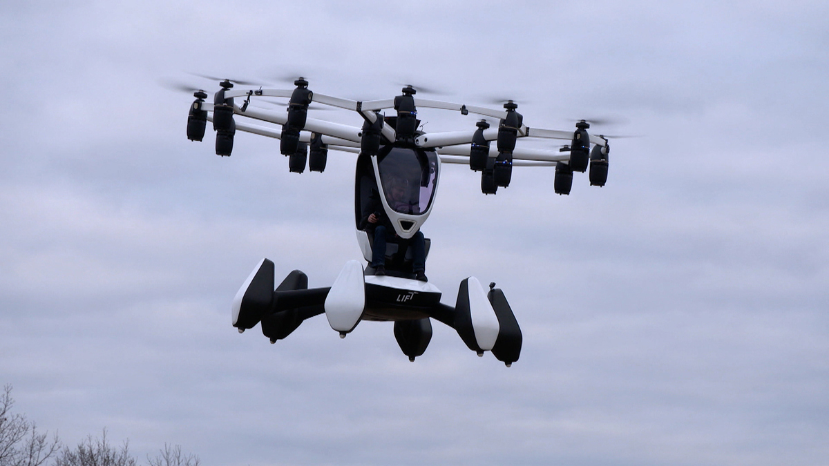 Watch 60 Minutes: Companies racing to develop eVTOL "air taxis" - Full ...