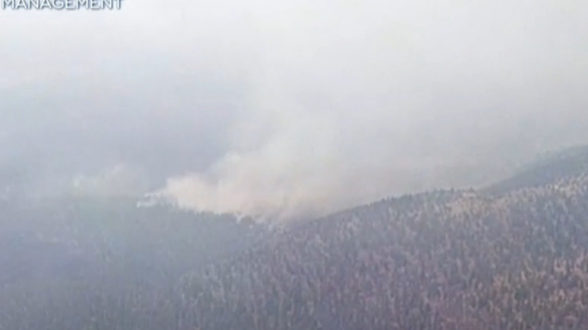 Watch CBS Evening News: Raging Arizona wildfire explodes in size - Full ...