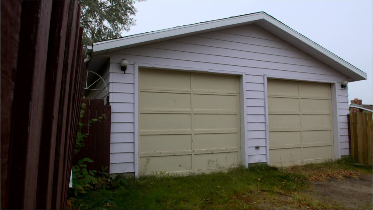 Watch 48 Hours Season 34 Episode 38: Filmmaker lures victim to garage ...