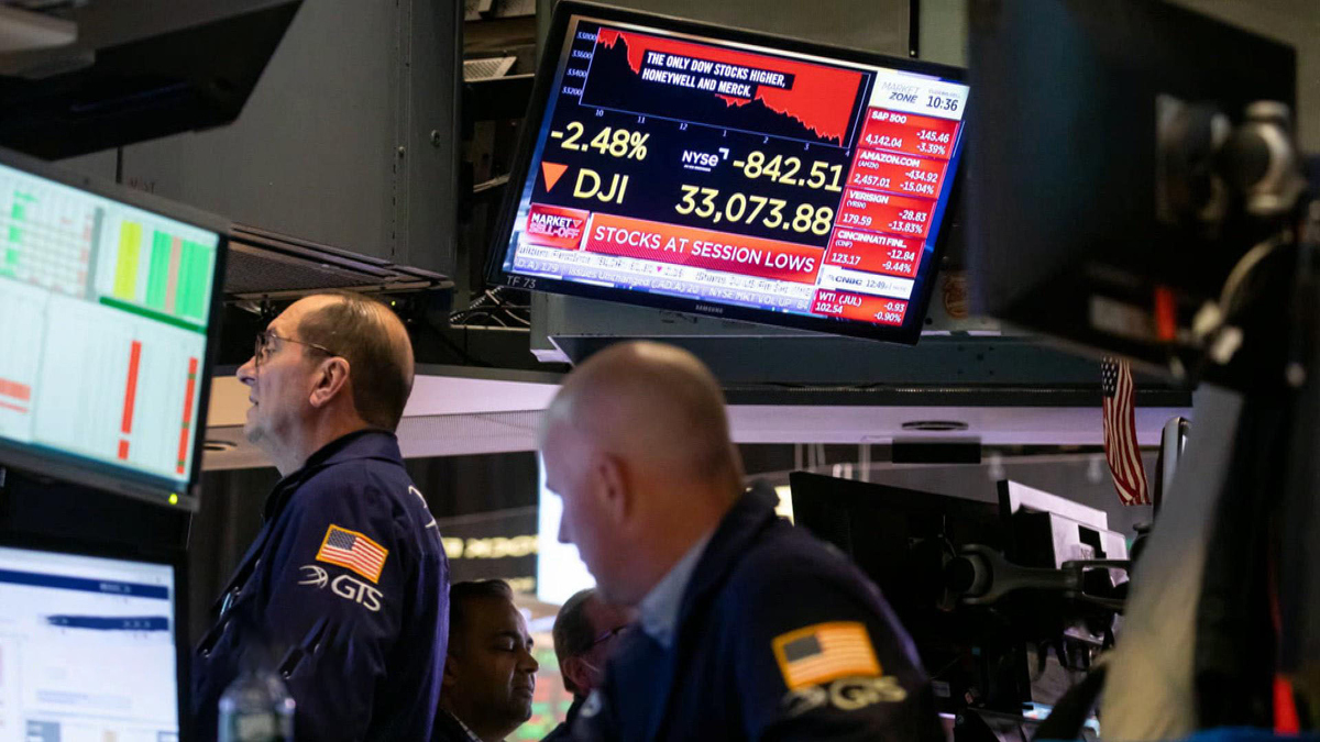Watch CBS Saturday Morning: Stocks dive as recession fears mount - Full ...
