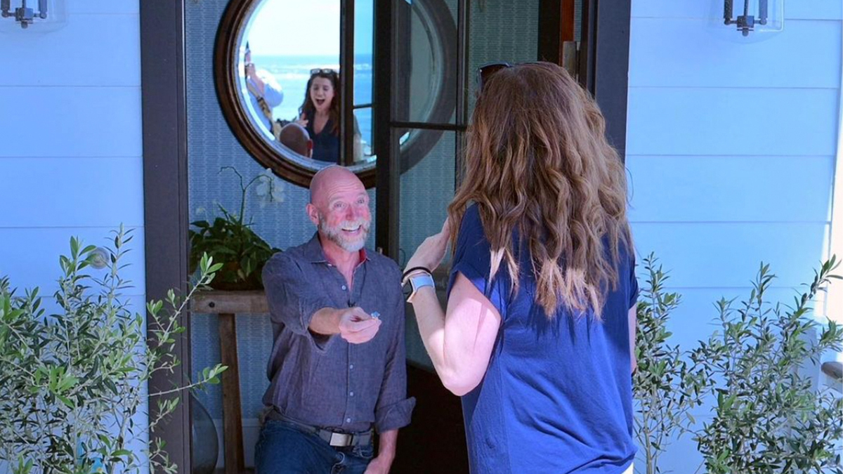 Watch The Uplift: Congresswoman gets surprise engagement - Full show on CBS