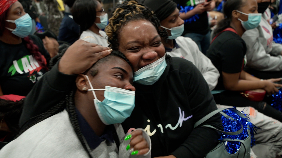 Watch 60 Minutes Overtime: Hope Chicago helps 30,000 kids go to college ...
