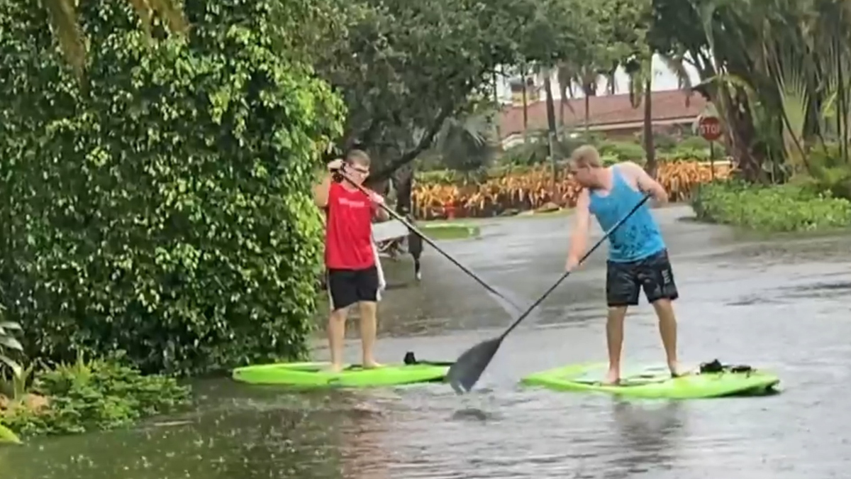 Watch CBS Evening News: Florida hit with heavy rain, flooding - Full ...