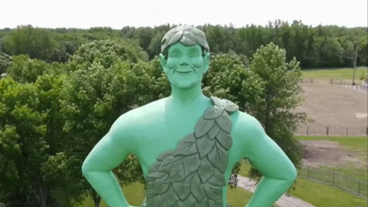 Watch CBS Evening News: The Jolly Green Giant of Minnesota has tourists ...