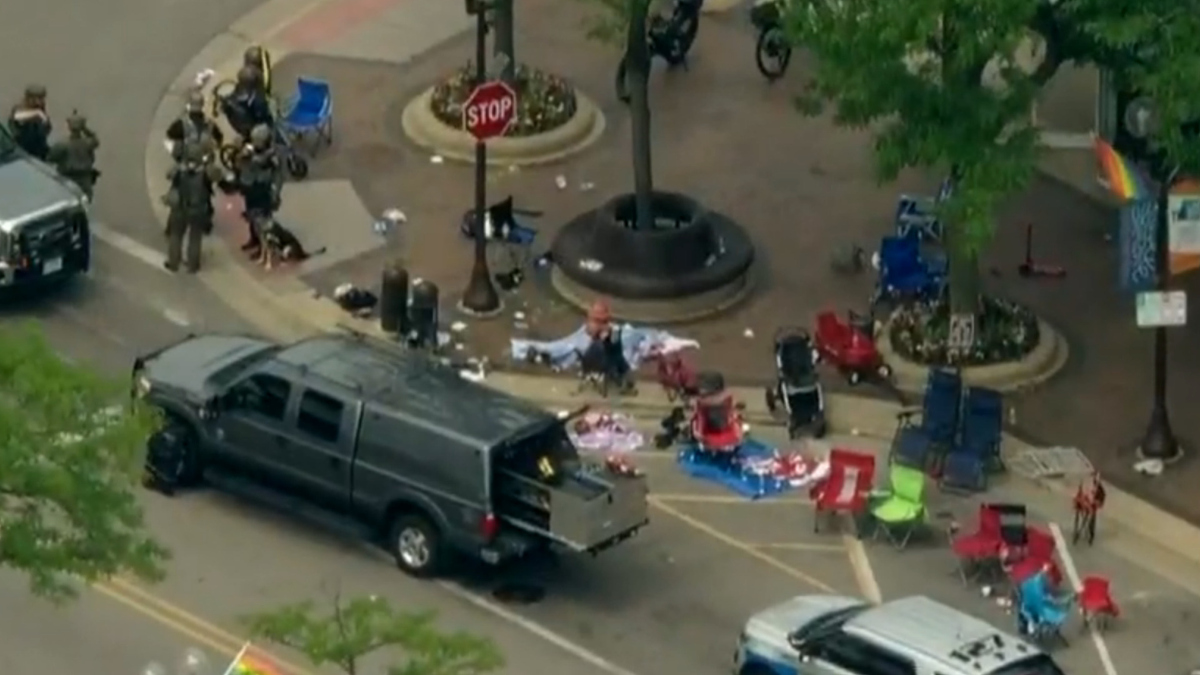 Watch CBS Evening News: Death toll rises in July 4 parade mass shooting ...