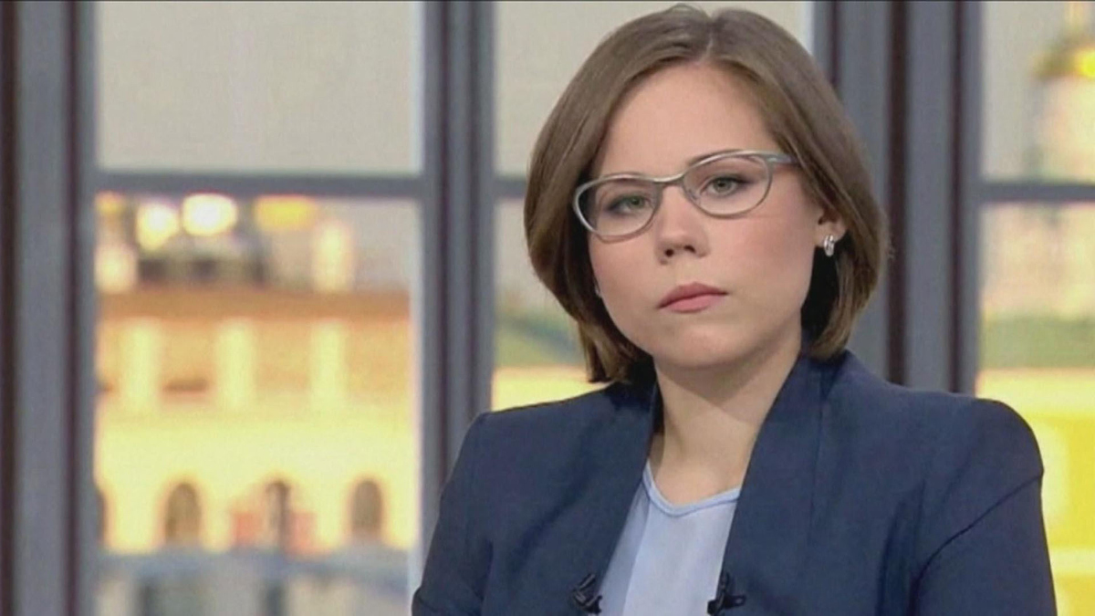 Watch CBS Evening News: Daughter of Putin ally killed in car explosion ...