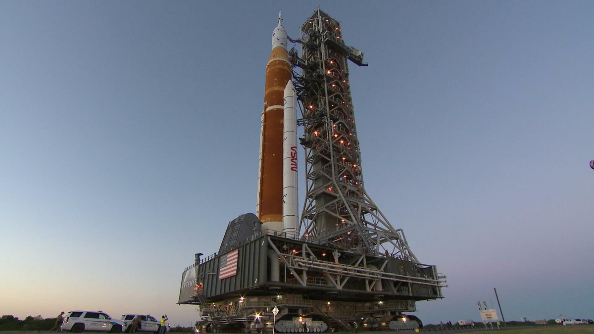 Watch CBS Mornings: NASA moonshot faces cost, schedule challenges ...