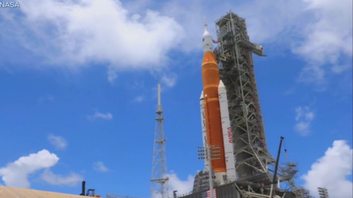 Watch CBS Evening News: NASA set to lanch Artemis 1 on Monday - Full ...
