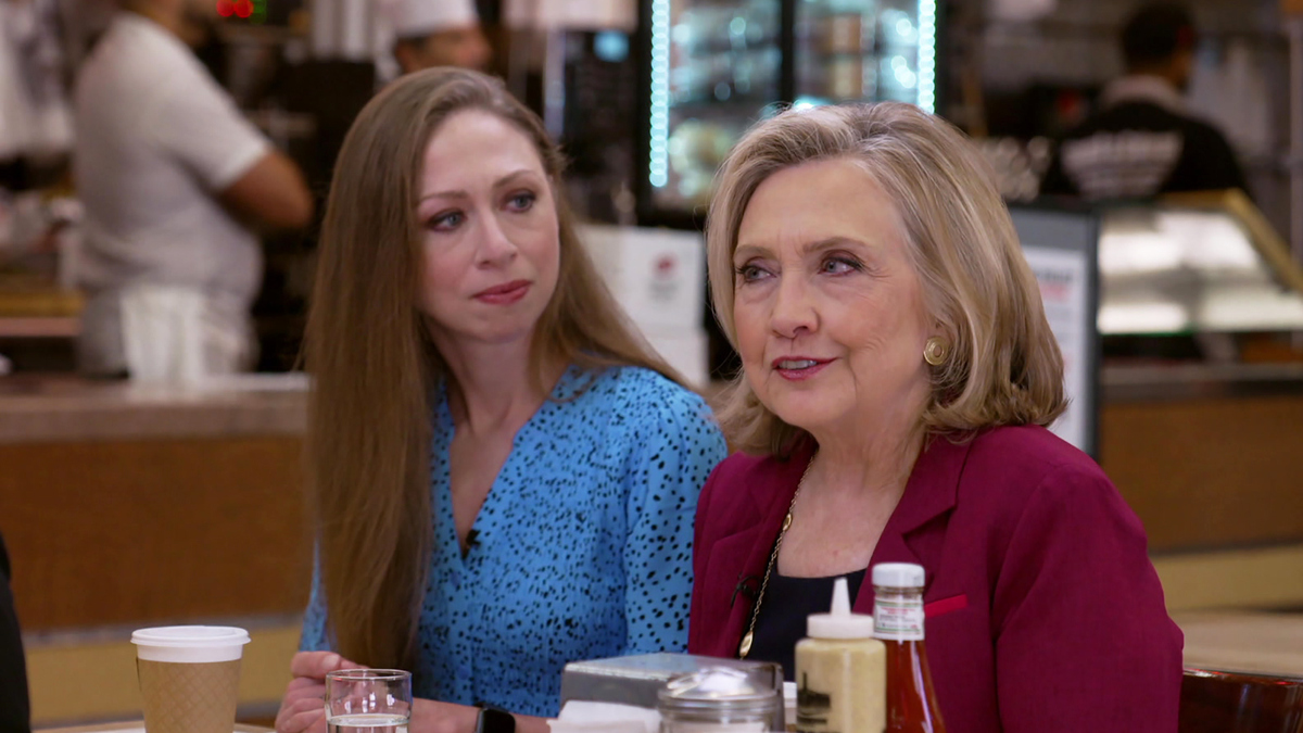 Watch Sunday Morning: Hillary and Chelsea Clinton on "Gutsy" women ...