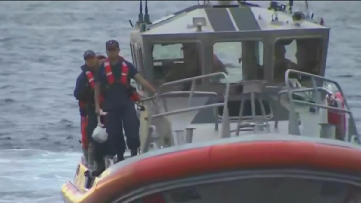 Watch CBS Evening News: Coast Guard suspends floatplane crash search ...
