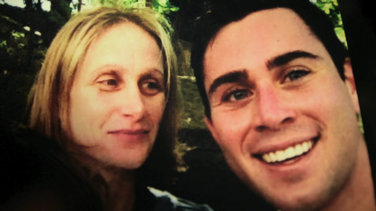 Watch 48 Hours Season 35 Episode 8: The Psychiatrist and the Selfie ...