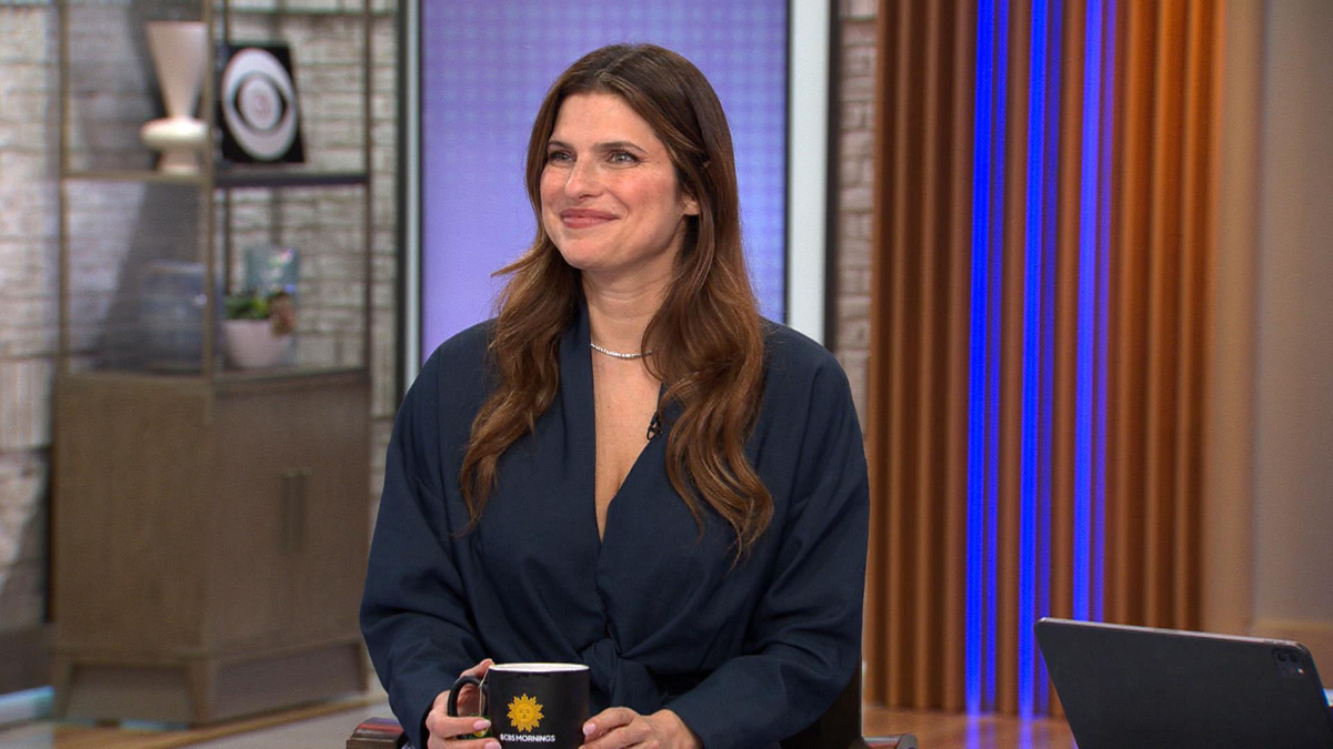 Watch CBS Mornings: Lake Bell on new audiobook about our voices - Full ...
