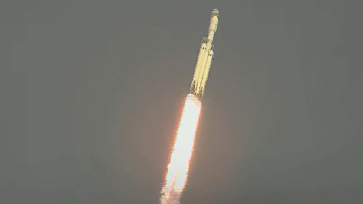 Watch Cbs Evening News Spacex Launches Rocket On Space Force Mission