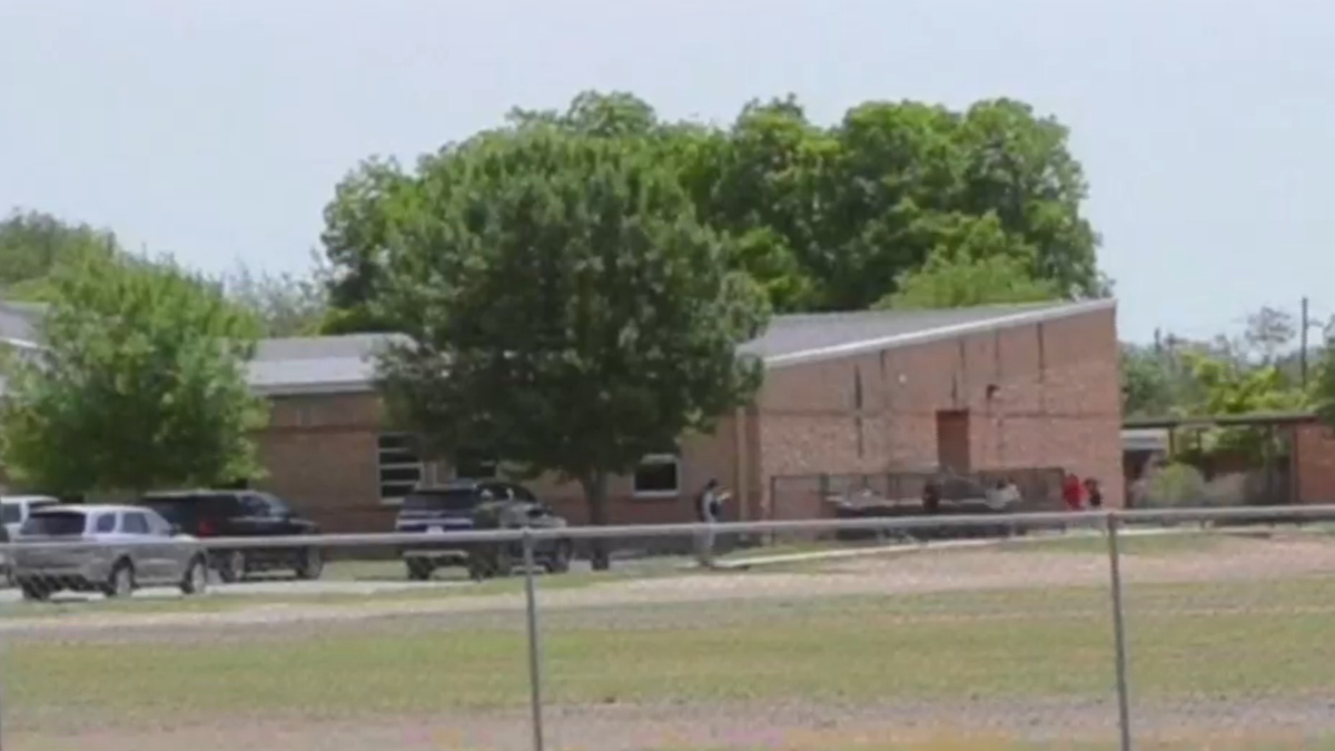 Watch CBS Evening News: New audio captures Uvalde students' dire 911 ...