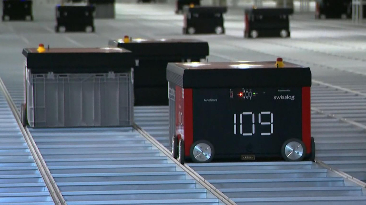 Watch CBS Evening News: FBI using robots to sort through top secret ...