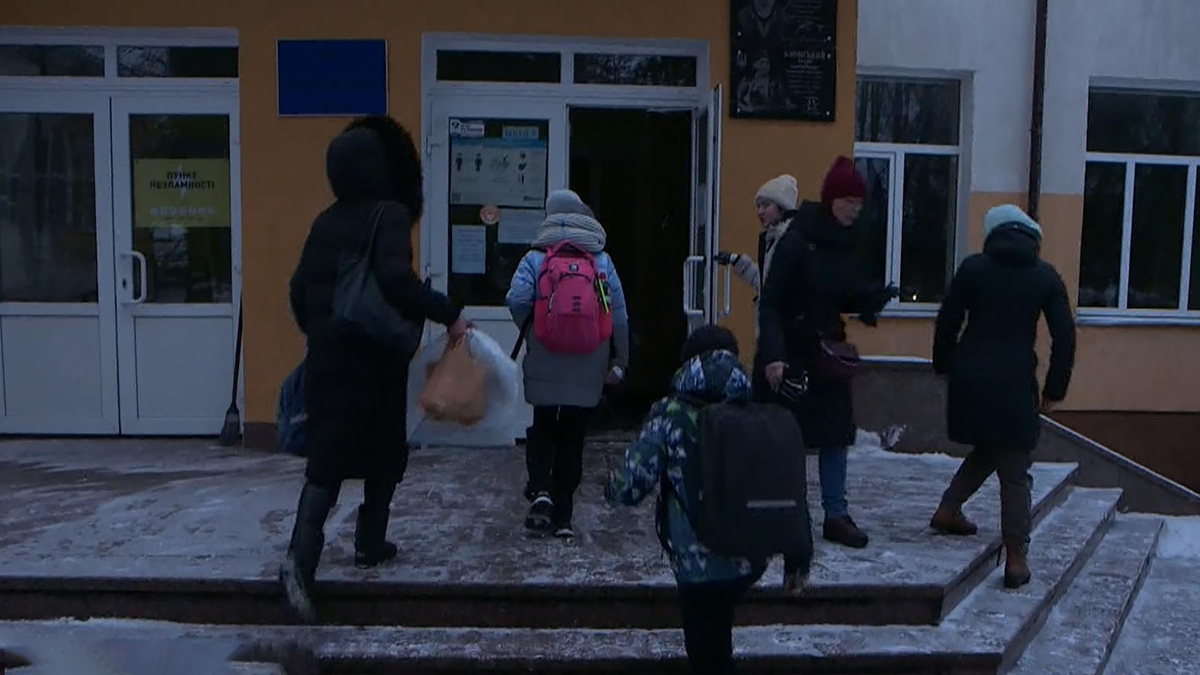 Watch CBS Mornings Ukraine's schools struggle amid power cuts - Paramount+